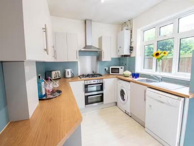New 2 BA 5 bedroom house for rent in Whitstable Road, Canterbu.