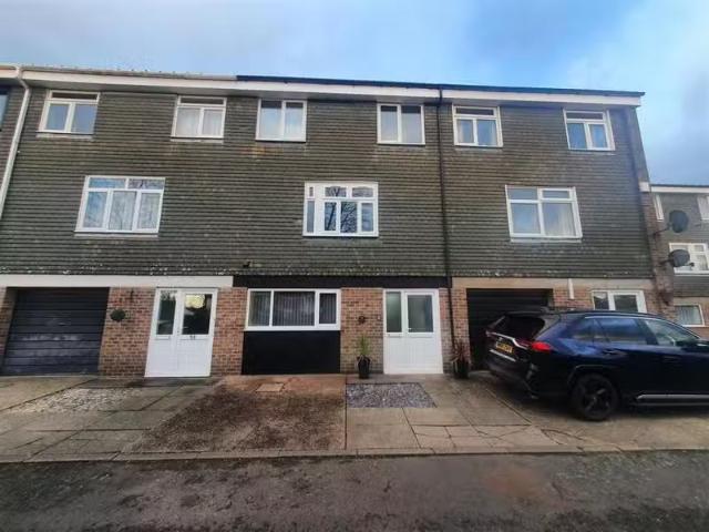 Nice 2 BA 5 bedroom house for rent in Metchley Drive, Birmingh.