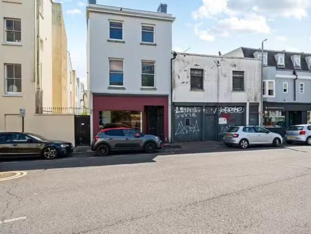 For Rent! 2 BA 5 bedroom property for rent in St Georges Road.