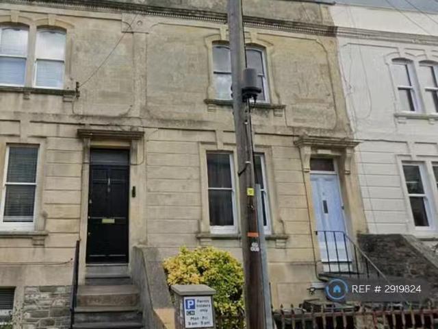 For Rent! 2 BA 6 bedroom terraced house for rent in Stanley Ro.