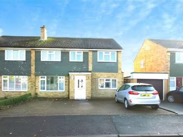 Nice 2 BA 6 bedroom Semi Detached House to rent, Moore Grove C.