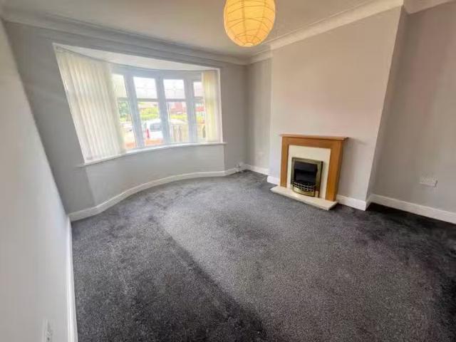 Deal! 2 bed flat to rent in Strathmore Road, NE3, Newcastle Up.