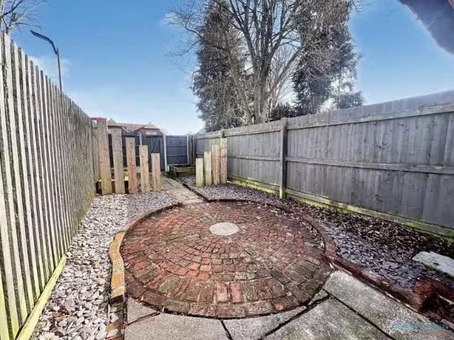 For Rent! 2 bed house to rent in High Street, B95, Henley IN A.