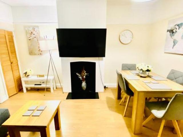 For Rent 2 Bedroom Apartment Ashford Ashford DLS67545755
