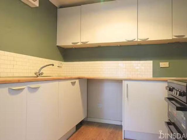 Rental! 2 bedroom apartment for rent in Mallard Court, Lower G.