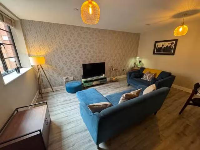 Charming 2 bedroom apartment for rent in Million Pen, 4 Legge.