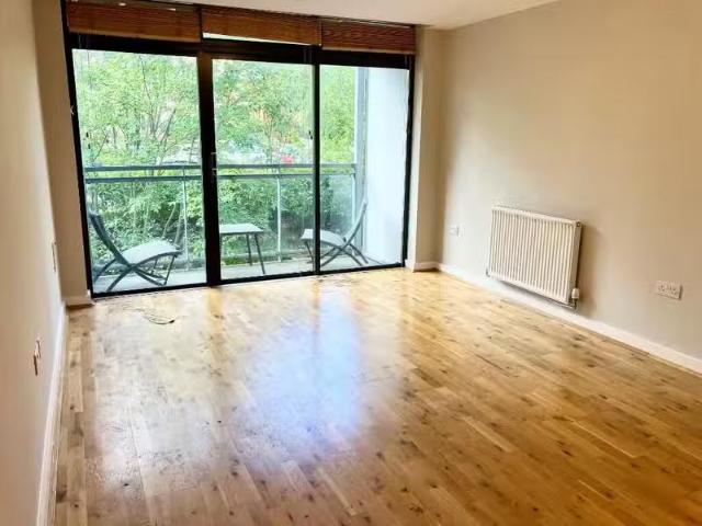 Deal! 2 bedroom apartment for rent in Newsom Place, St. Peters.