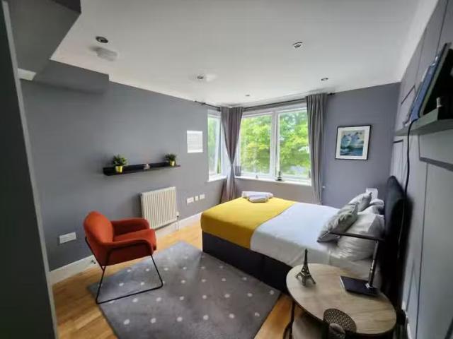 For Rent! 2 bedroom apartment for rent in Netherheys Drive, Lo.