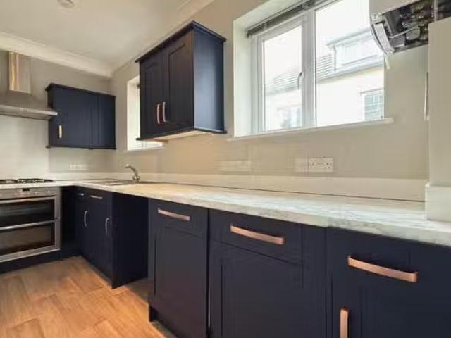 Charming 2 bedroom apartment for rent in Burnaby Road, Alum Ch.