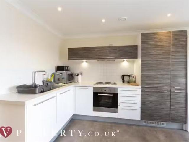 Charming 2 bedroom apartment for rent in City Walk, Irving Str.