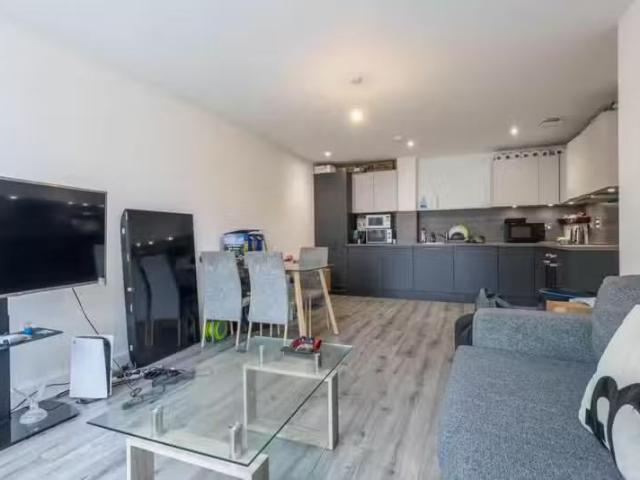 Unique 2 bedroom apartment for rent in Cliveland House, Clivel.