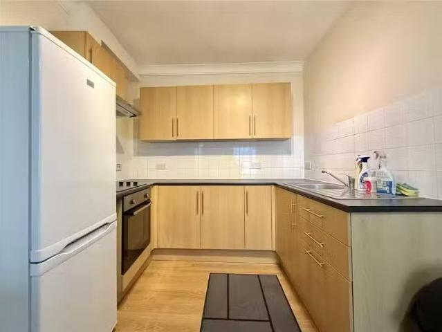 Rental! 2 bedroom apartment for rent in Commercial Road, Bourn.