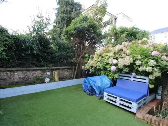 Just in! 2 bedroom apartment for rent in Eaton Road, HOVE, BN3