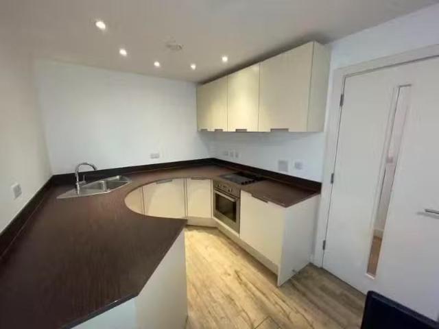For Rent! 2 bedroom apartment for rent in I Land, 41 Esinterac.