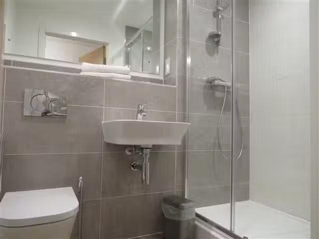 Cheap 2 bedroom apartment for rent in Lexington Gardens, BIRMI.