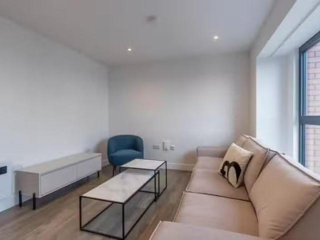 For Rent! 2 bedroom apartment for rent in Ryland Street, Birmi.
