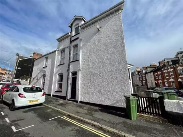 Just in! 2 bedroom apartment for rent in Springfield Road, Exe.