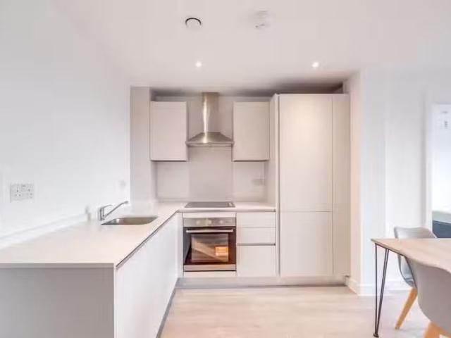 Cheap 2 bedroom apartment for rent in The Burj, 25 Green Stree.