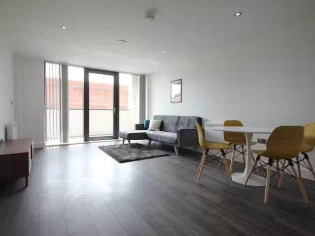Just in! 2 bedroom apartment for rent in The Quadrant, Sand Pi.