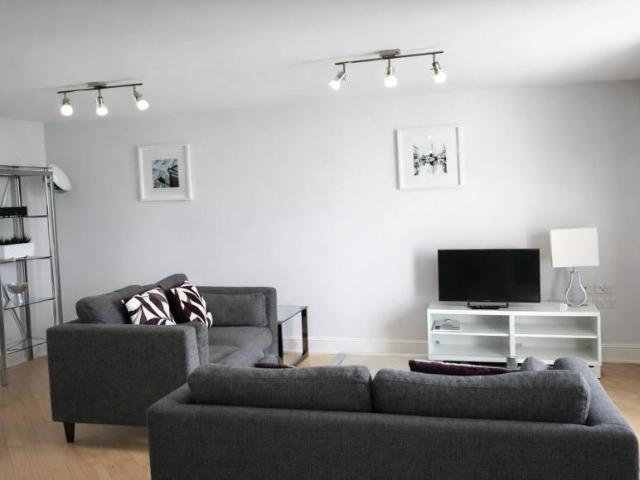For Rent 2 Bedroom Apartment London London DLS99725471