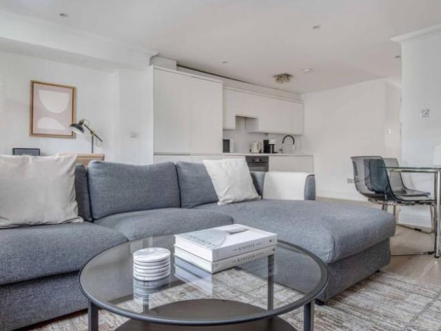 For Rent 2 Bedroom Apartment London London DS92628717