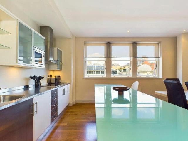 For Rent 2 Bedroom Apartment London London DS92968361