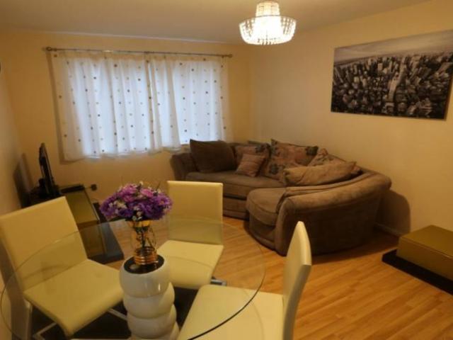 For Rent 2 Bedroom Apartment London London DS93975887