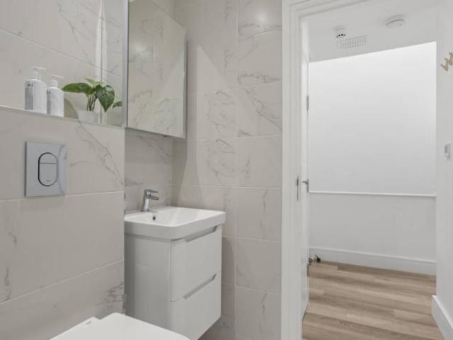 For Rent 2 Bedroom Apartment London London DS94952209