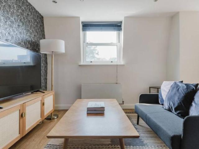 For Rent 2 Bedroom Apartment London London DS95626592