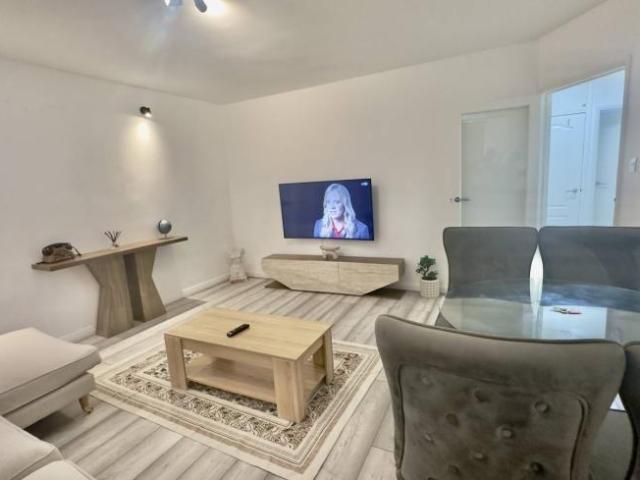 For Rent 2 Bedroom Apartment London London DS95905490