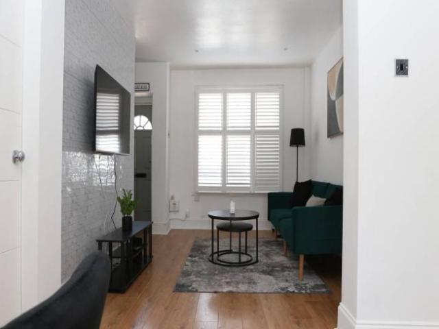 For Rent 2 Bedroom Apartment London London DS96384943