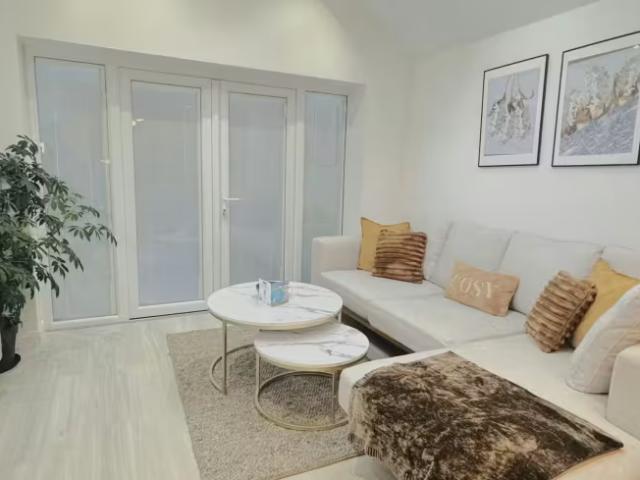 For Rent 2 Bedroom Apartment London London DS97813400