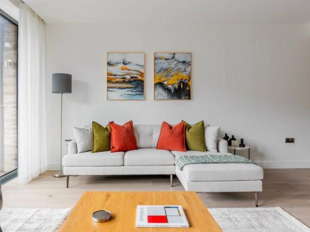 For Rent 2 Bedroom Apartment London London DS99287636