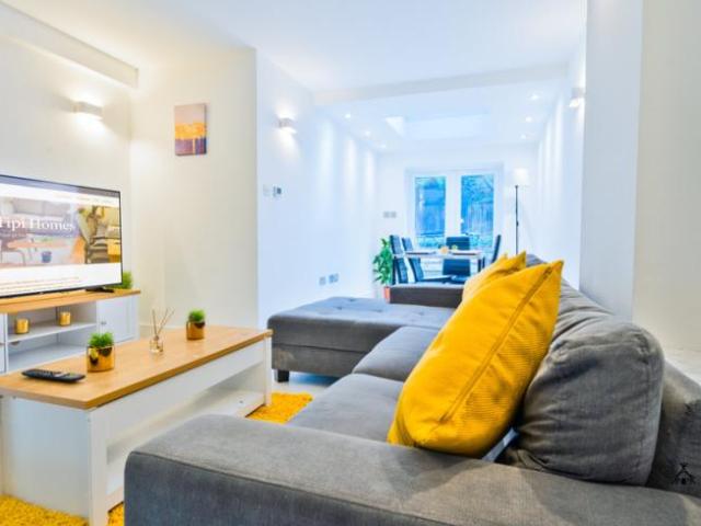 For Rent 2 Bedroom Apartment London London DS99384512