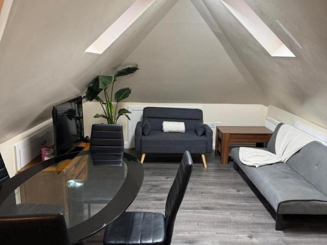 For Rent 2 Bedroom Apartment London London DS99387074