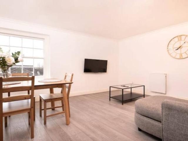 For Rent 2 Bedroom Apartment London London DS99760976