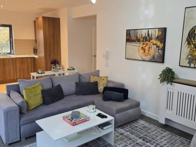 For Rent 2 Bedroom Apartment London London DS100234480