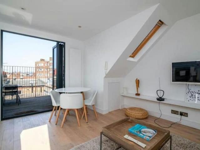 For Rent 2 Bedroom Apartment London London DS101588006