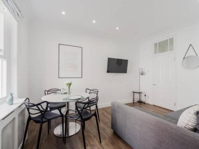 For Rent 2 Bedroom Apartment London London DS101693940