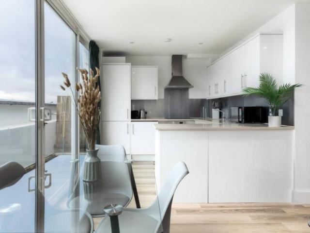 For Rent 2 Bedroom Apartment London London DS101770896