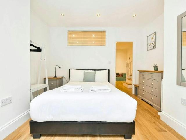 For Rent 2 Bedroom Apartment London London DS101791652
