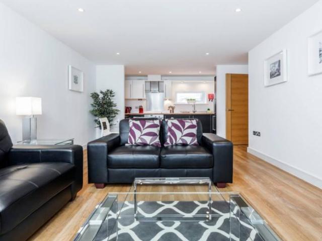 For Rent 2 Bedroom Apartment London London DS101821552
