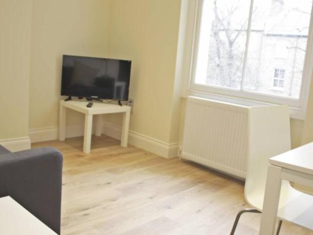 For Rent 2 Bedroom Apartment London London DS101821039