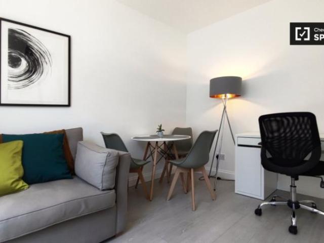 For Rent 2 Bedroom Apartment London London DS101823528