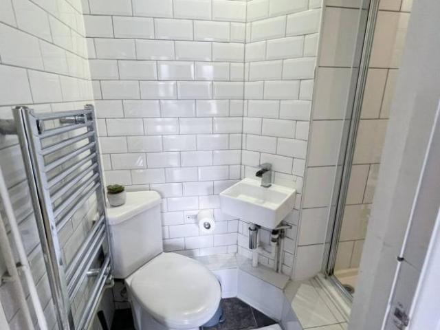For Rent 2 Bedroom Apartment London London DS101836756