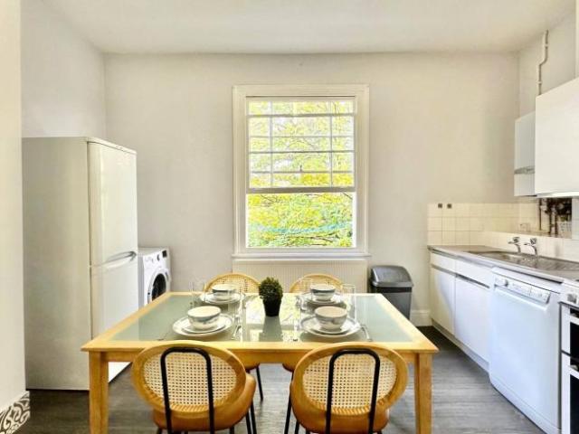For Rent 2 Bedroom Apartment London London DS101850851