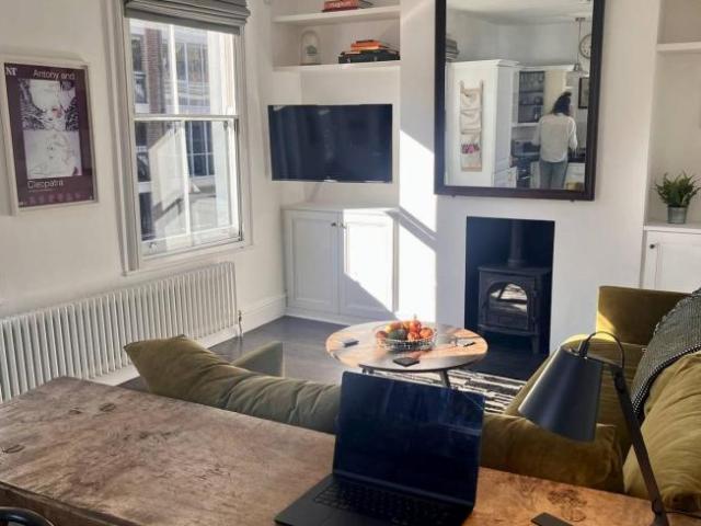 For Rent 2 Bedroom Apartment London London DS101853625