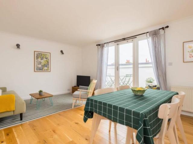 For Rent 2 Bedroom Apartment London London DS101853308