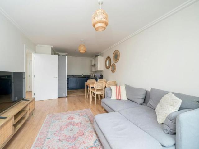 For Rent 2 Bedroom Apartment London London DS102205676