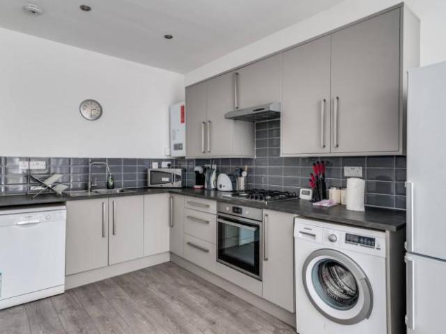 For Rent 2 Bedroom Apartment London London DS102207654
